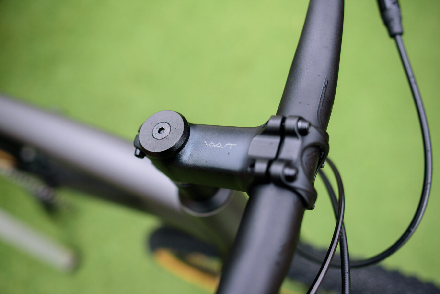 マグネシウムのロードバイク！VAAST bikesのUrban model U1とロードバイクモデル R1 のインプレ | ロードバイクでヒル ...